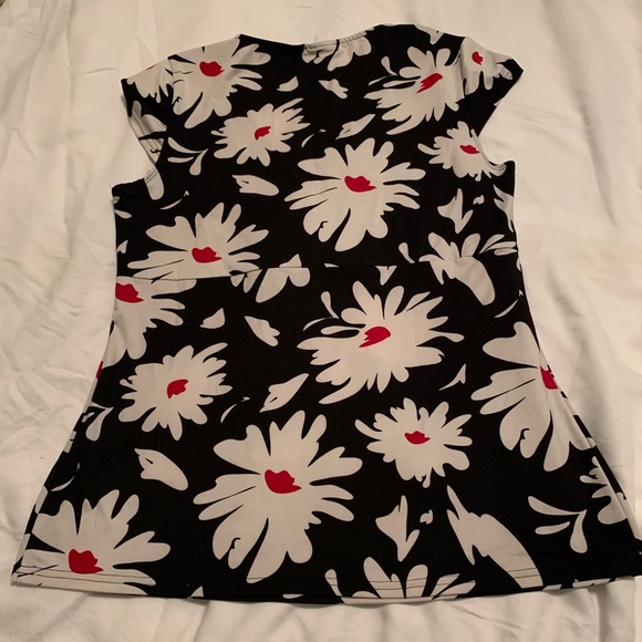 Tops | Daisy Top Large | Poshmark